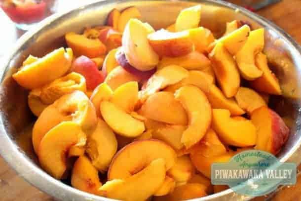 Easy Canning for Beginners - how to preserve fruit in jars